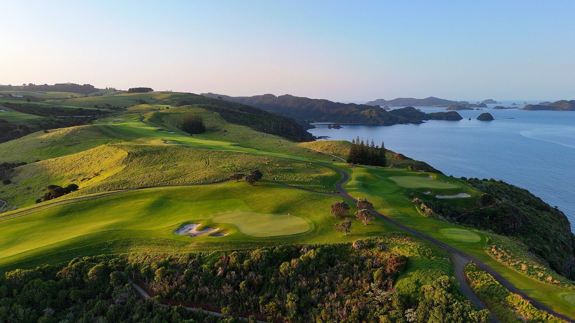 Top 2025 Golfing Destinations: Kauri Cliffs World-Class Course & Luxury ...